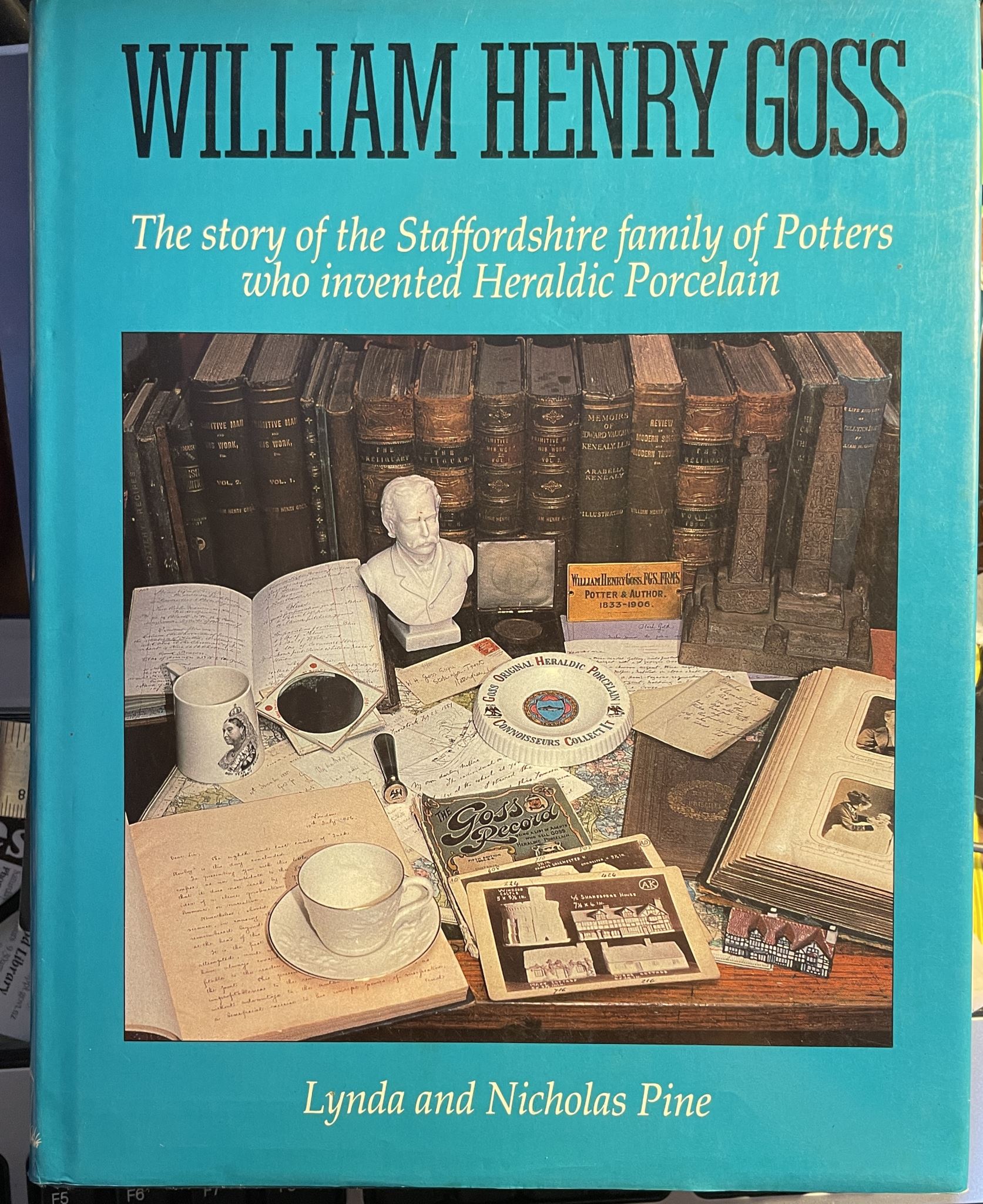 William Henry Goss Staffordshire family of potters invented Heraldic ...